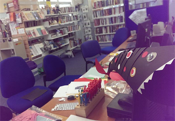 Awduron Enwog a Hwyl i'r Teulu yn Lansiad Llyfrgell Gymunedol Sain Tathan