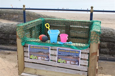 Bucket and Spade Bin launched at Barry Island to tackle single use plastic