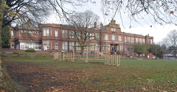 Ysgol Gymraeg Sant Curig excels in recent inspection report